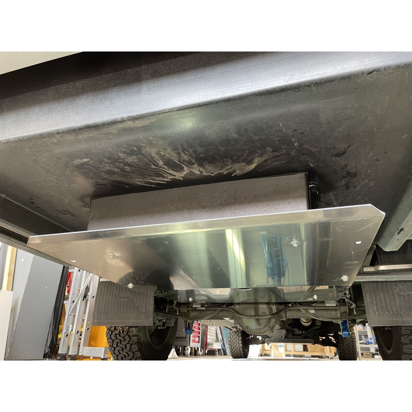 MERCEDES SPRINTER W907 WASTE WATER TANK SKID PLATE ALUMINUM